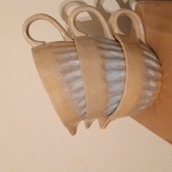 Kitchen | 3 Pottery Pouring Cups | Poshmark